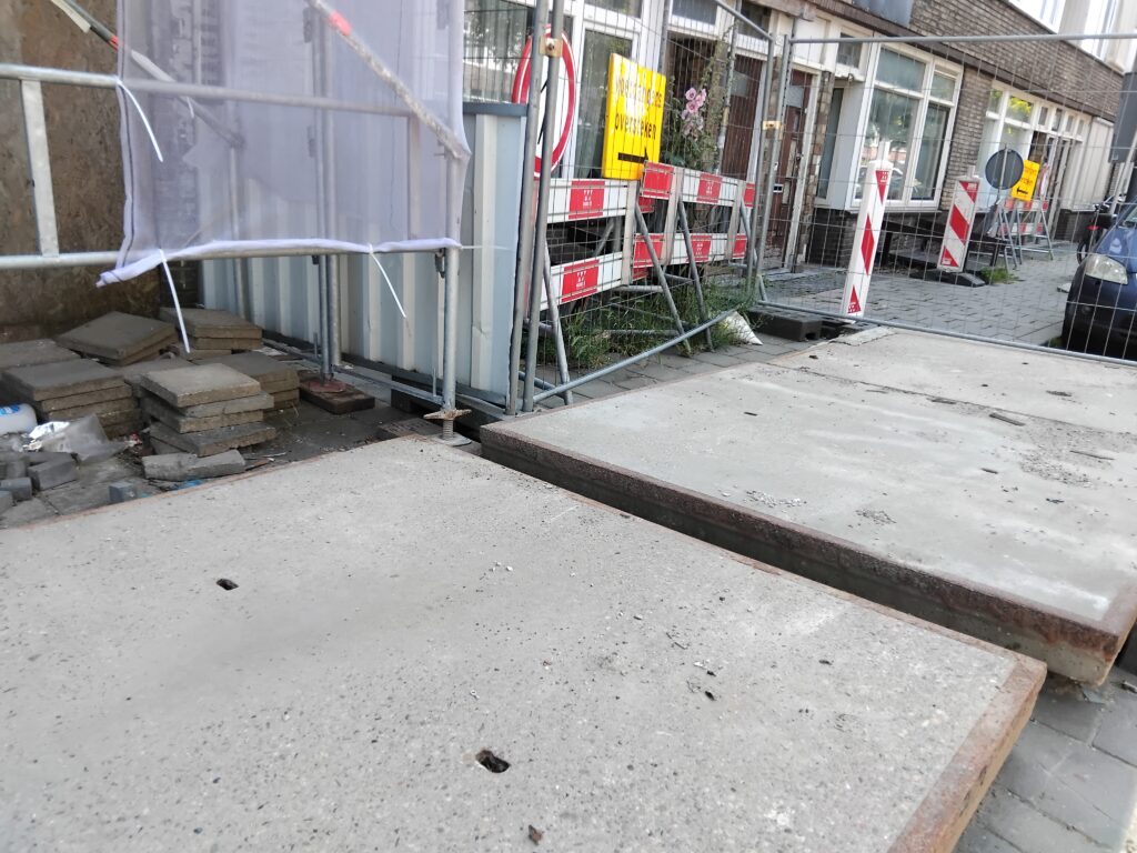 HOOR EN WEDERHOOR VOLKOMEN ZINLOOS BIJ ZOIETS ALS IRADO SCHIEDAM ...